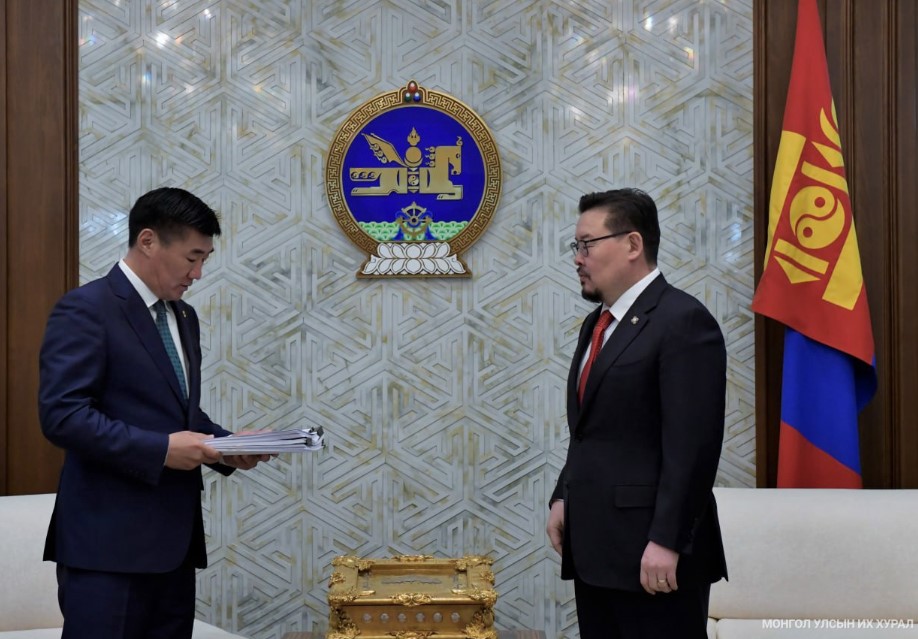 Иргэний нисэхийн тухай хуулийн шинэчилсэн найруулгын төслийг өргөн мэдүүллээ